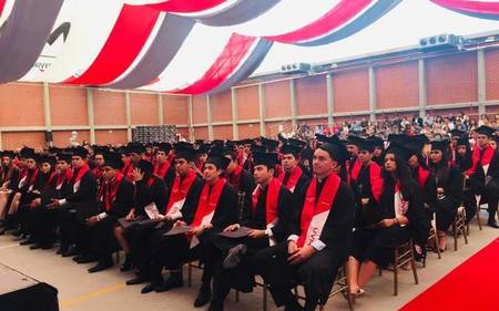 Centinela Digital - Se gradúan 133 alumnos de la preparatoria de la UVM